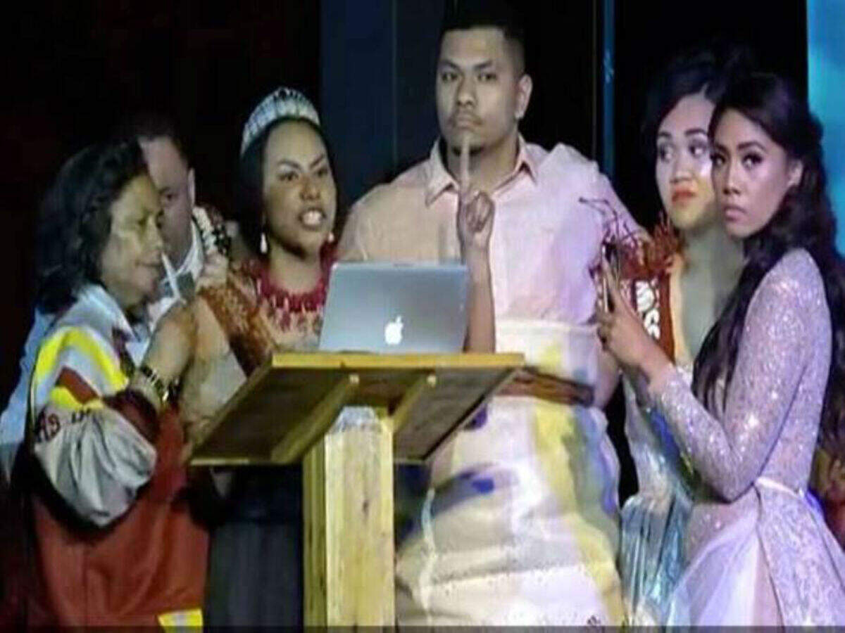 Beauty queen pulled off stage over controversial speech