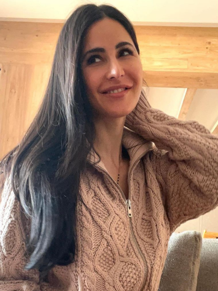 How to style straight hair like Katrina Kaif | Zoom TV