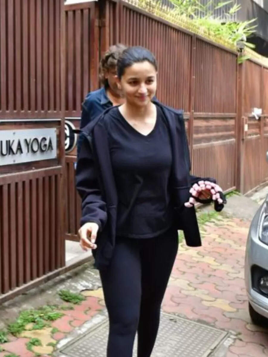 Alia Bhatt swears by Yoga as a new mom, know benefits | Zoom TV
