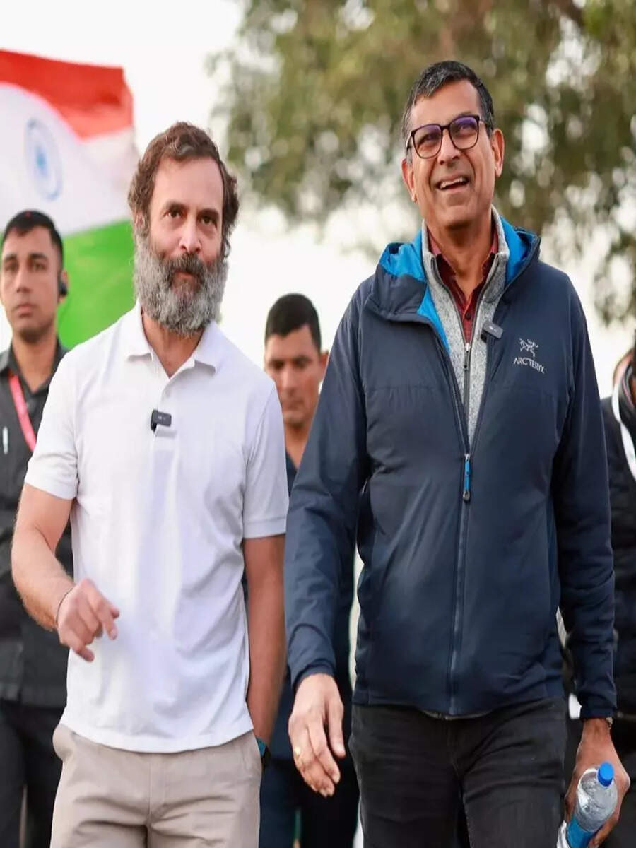 Ex-RBI Governor Raghuram Rajan joins Rahul Gandhi's Bharat Jodo Yatra in Rajasthan | Times Now