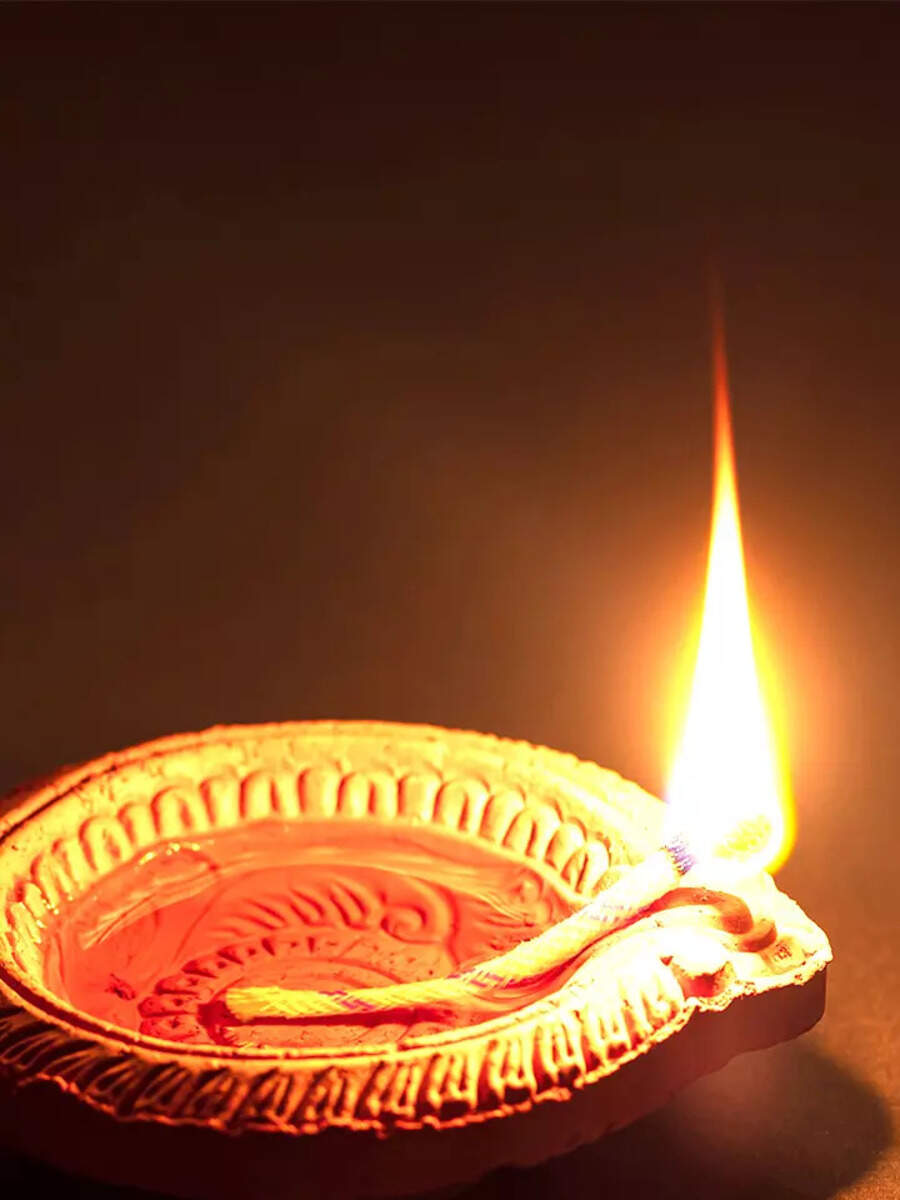 How to Please Shani Dev, Shani Grah Upay 2023, Shaniwar Ke Totke 2023 ...