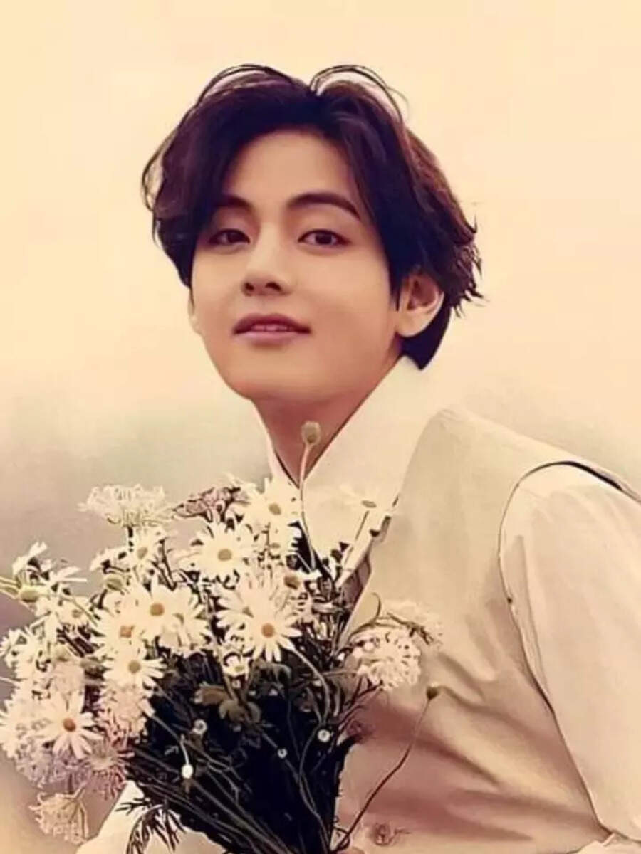 BTS V photos 2022 | BTS V's most handsome photos that got us swooning | Zoom TV