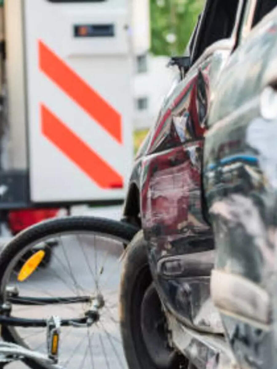 Road accident data: Using mobile phones while driving claimed 1,040 ...