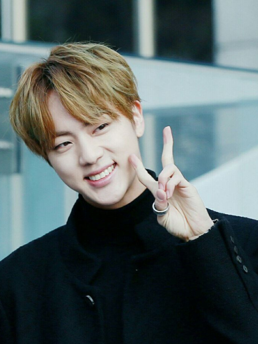 BTS star Jin's worldwide handsome smile to brighten your day | Zoom TV