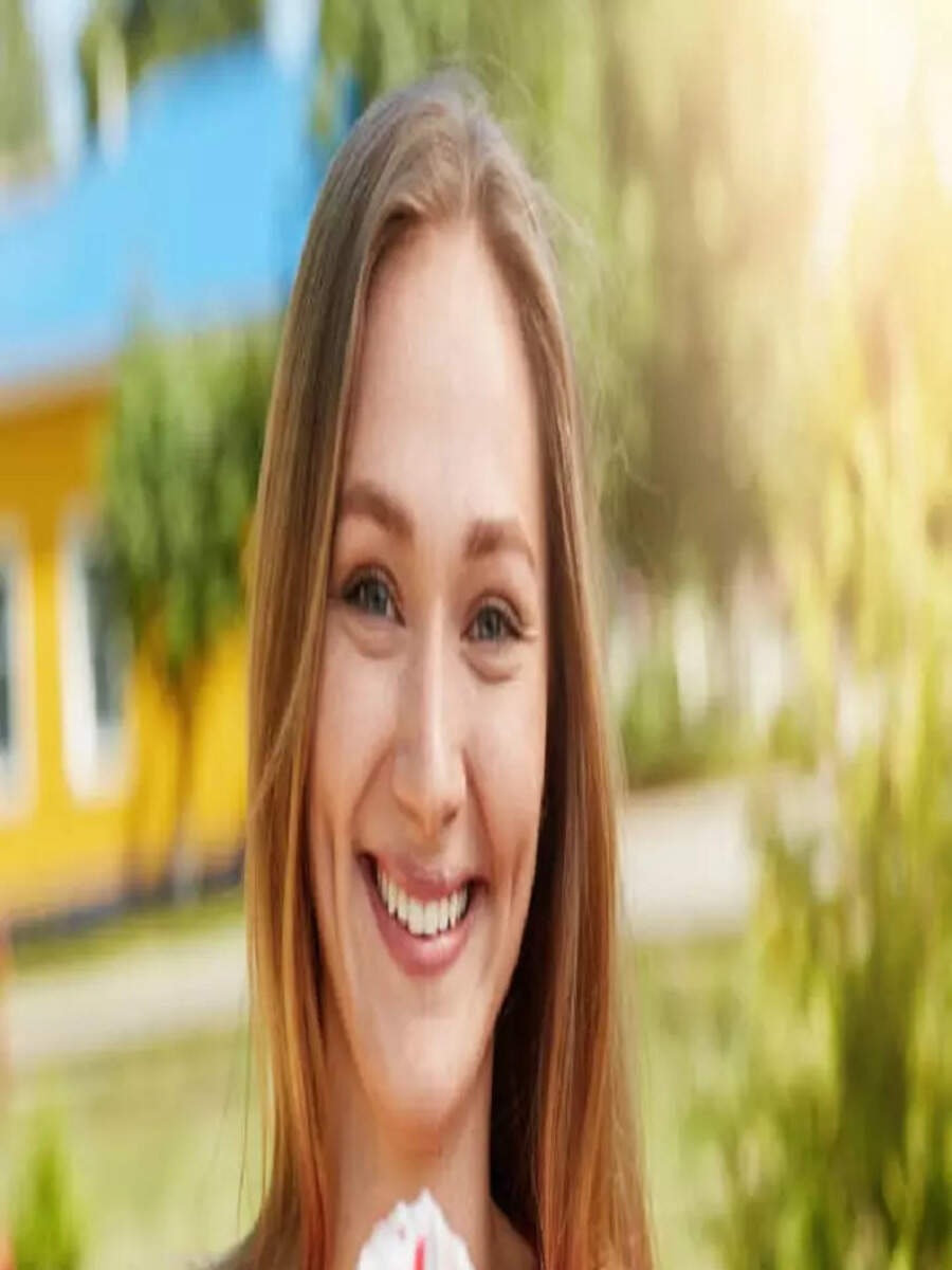 cheek dimple, know the reason, cheek dimple meaning | Times Now Navbharat