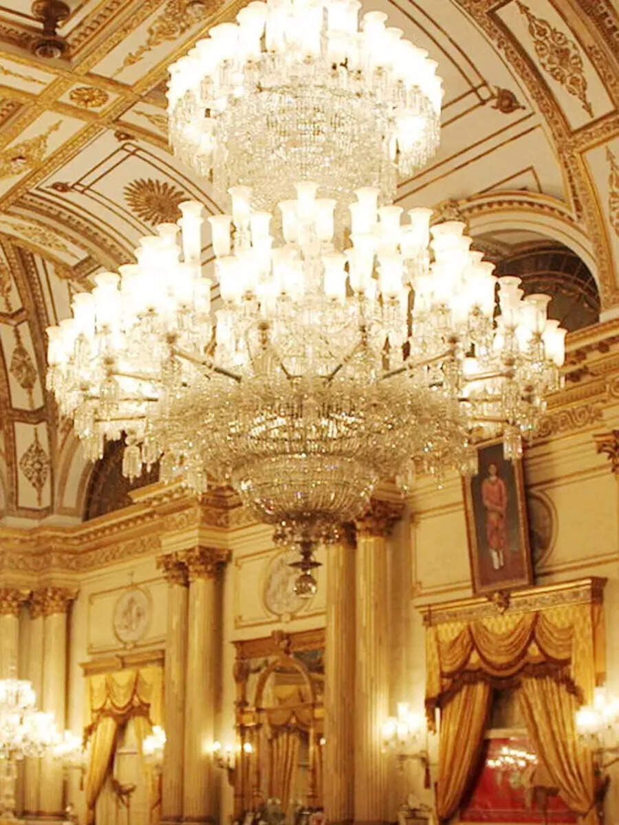 Jai Vilas Mahal: Inside Pics of Jyotiraditya Scindia's Palce Worth Rs ...